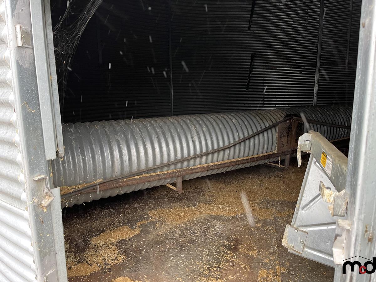 Westeel Rosco 4000 B/U Flat Bottom Bin