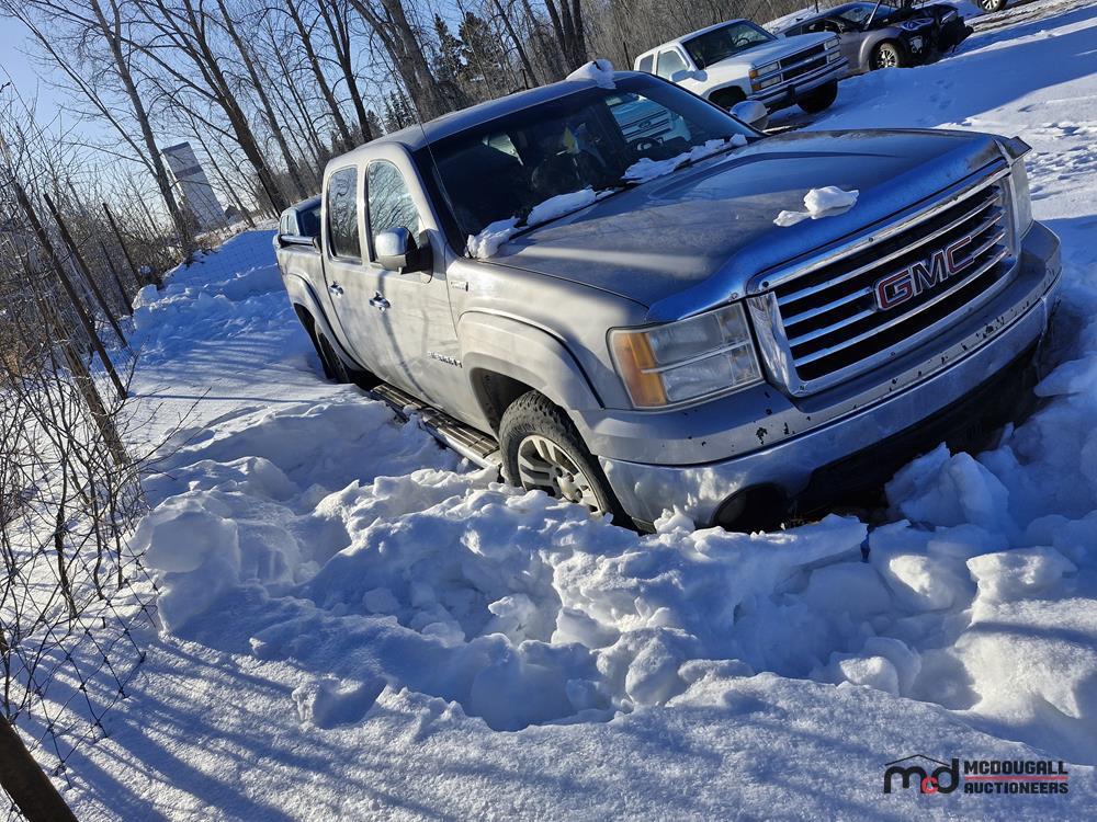 IMPOUND UNIT: 2008 GMC Sierra 1500 Crew Cab Truck