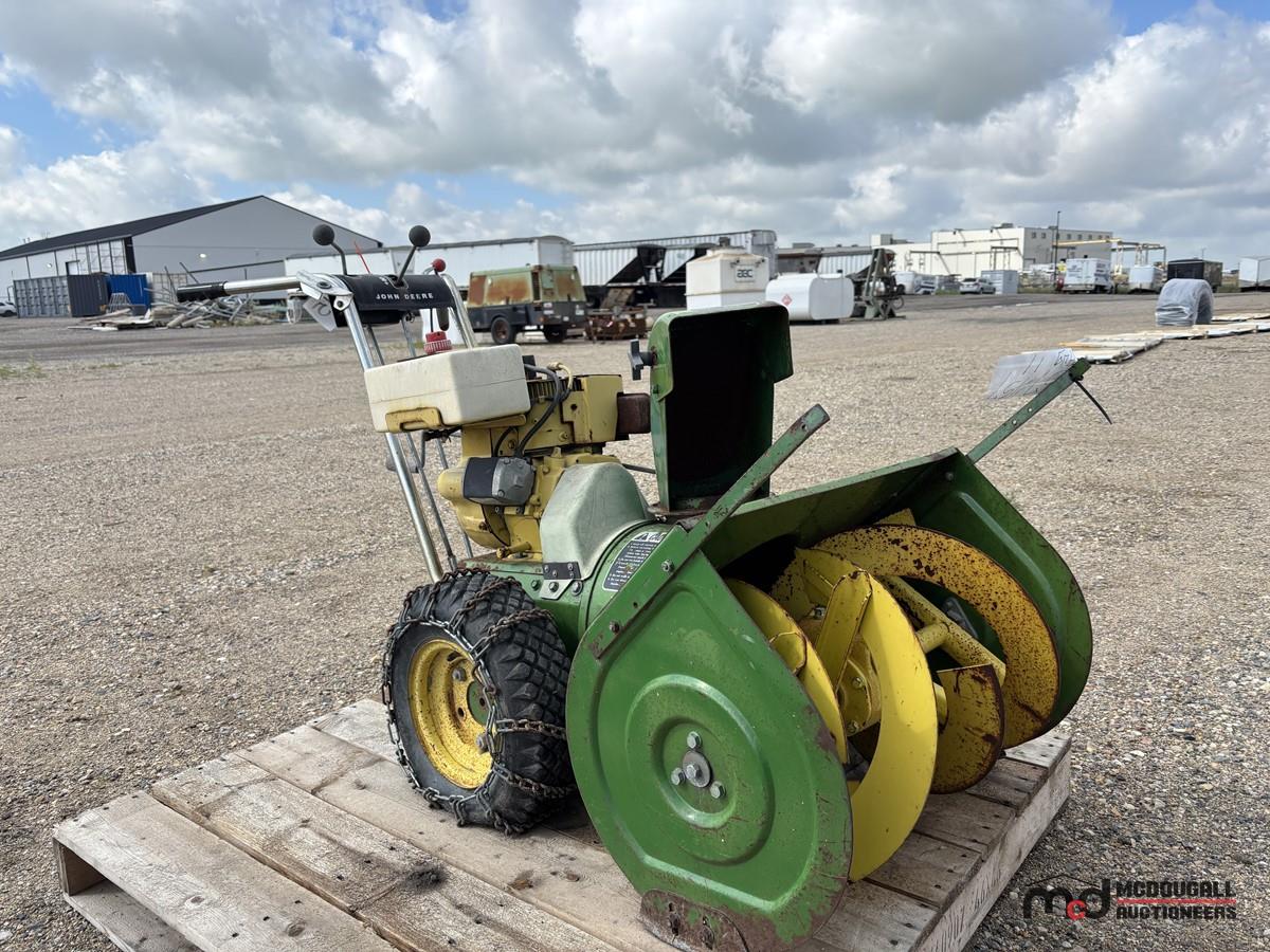 John Deere 726 Snow Blower (Non-Runner)