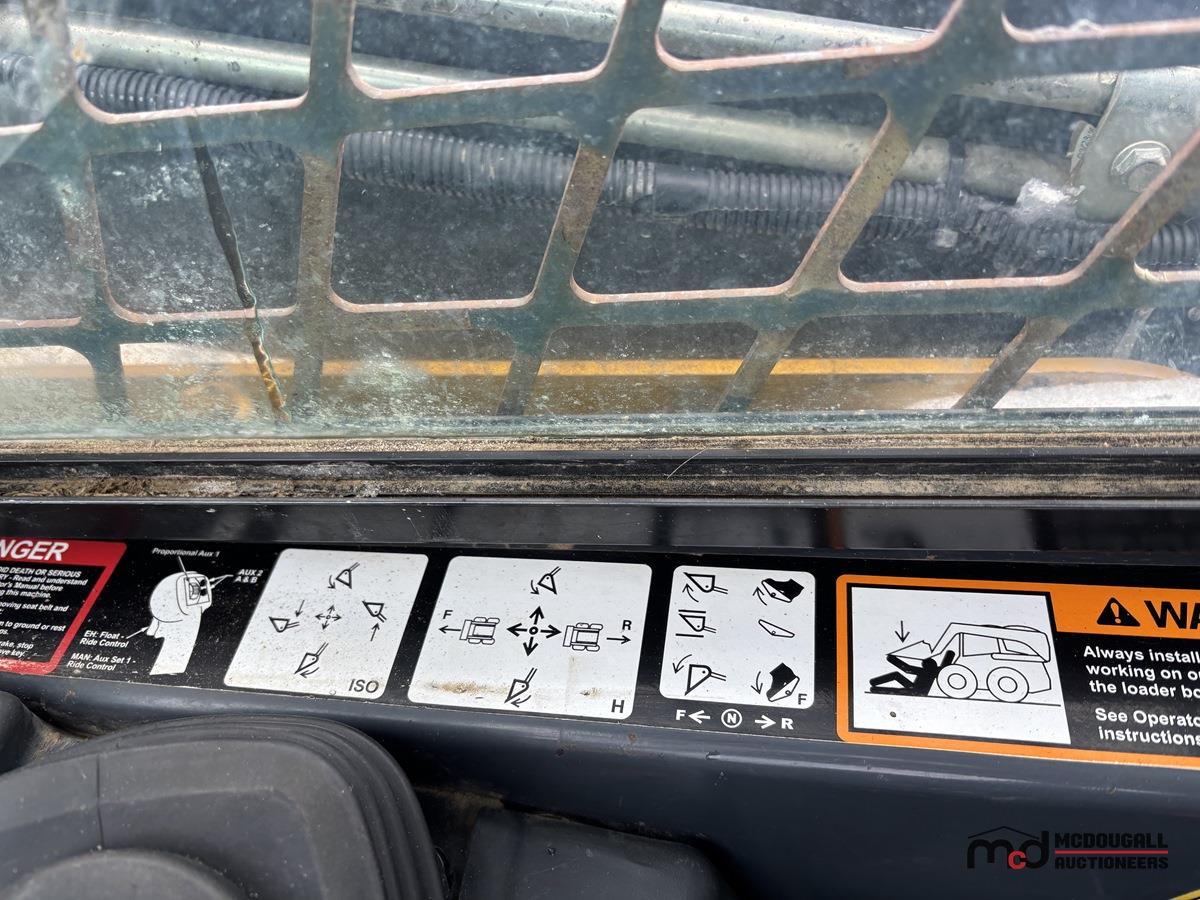 2016 John Deere 324E Skid Steer