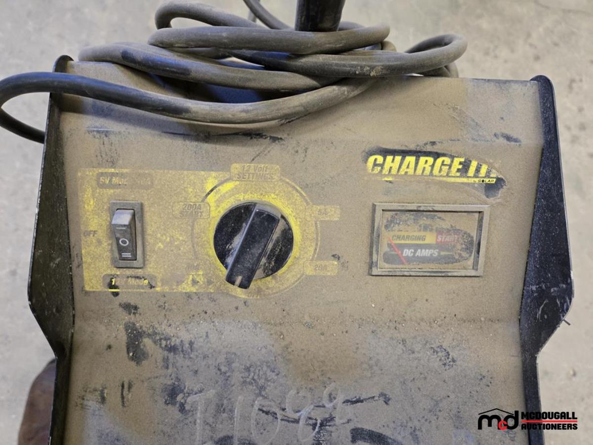 Solar 4735 Charge It Battery Charger/Engine Starter