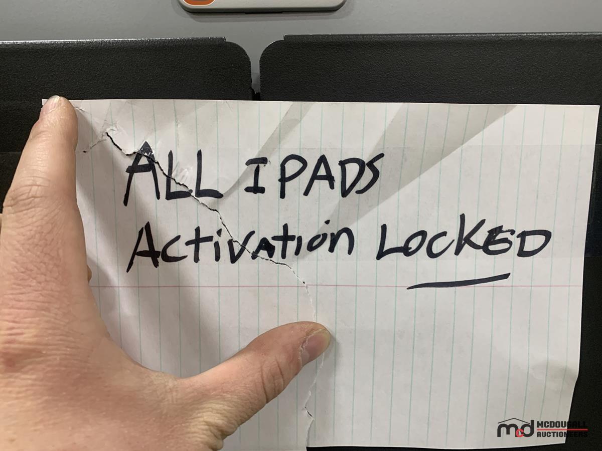 iPad Cart w/ iPads & Rolling Cart