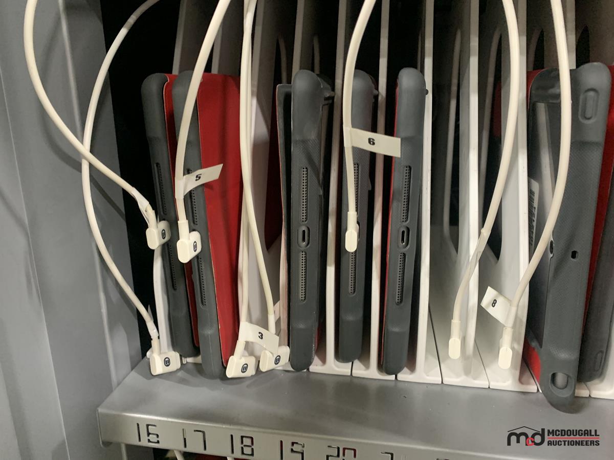 iPad Cart w/ iPads & Rolling Cart