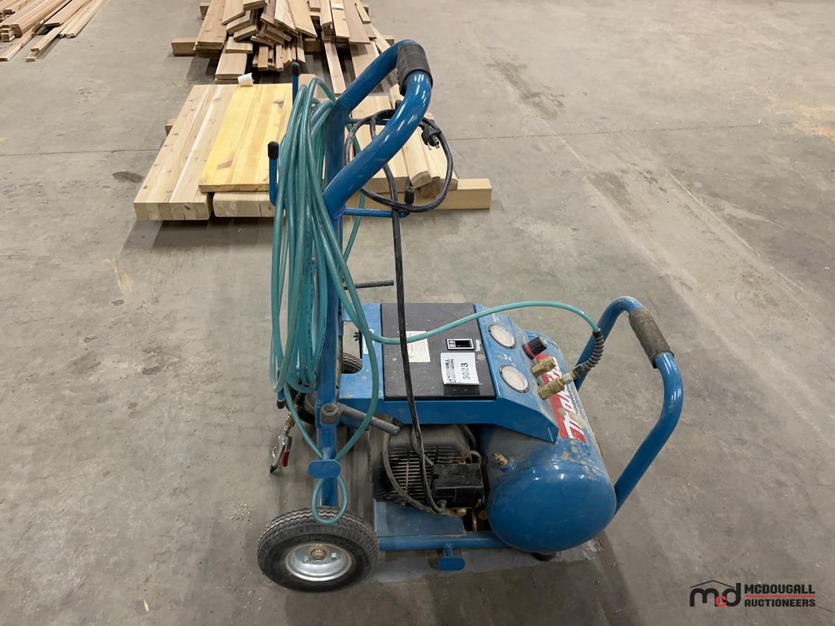 Makita MAC5200 Air Compressor