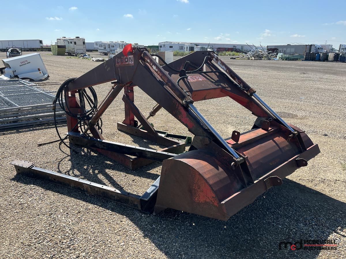 Leon Front End Loader off a John Deere 4440