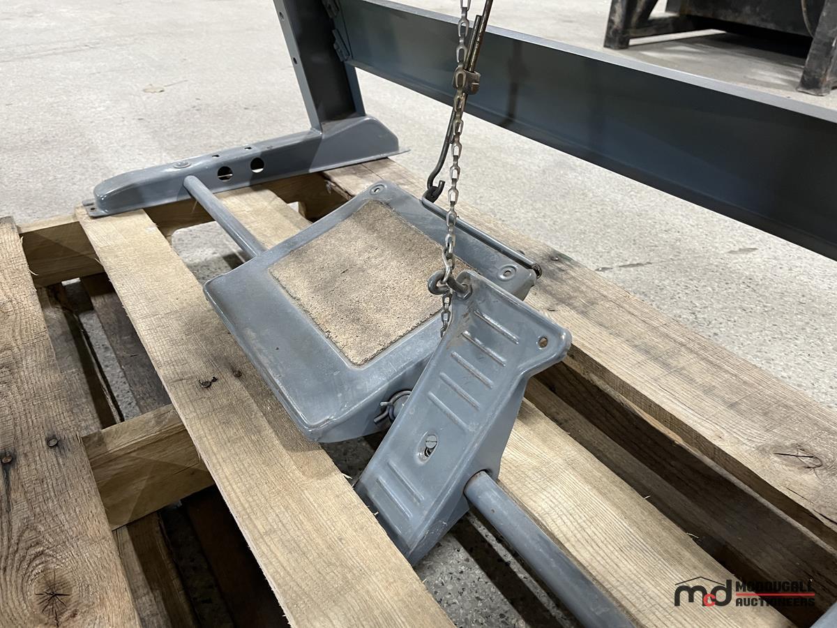 Juki MO-358 Overlock Machine & Singer 281-3 Sewing Machine