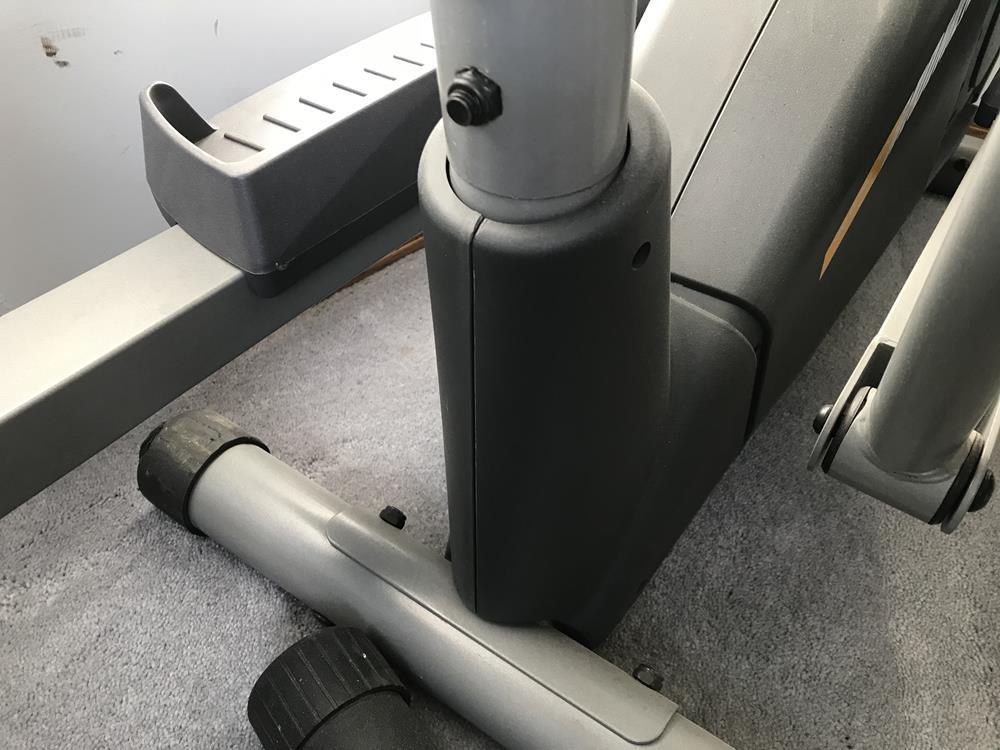 Weslo Momentum 610 Elliptical Machine