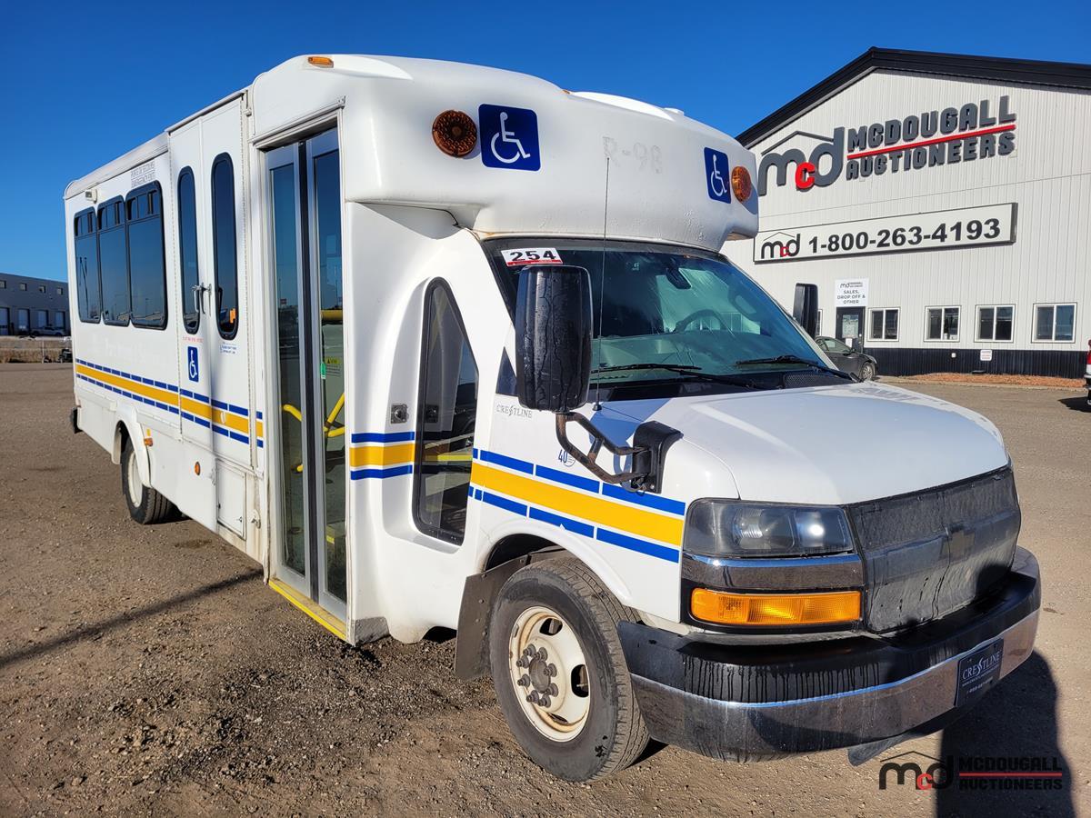 2016 Chevrolet Express G4500 Paratransit Bus