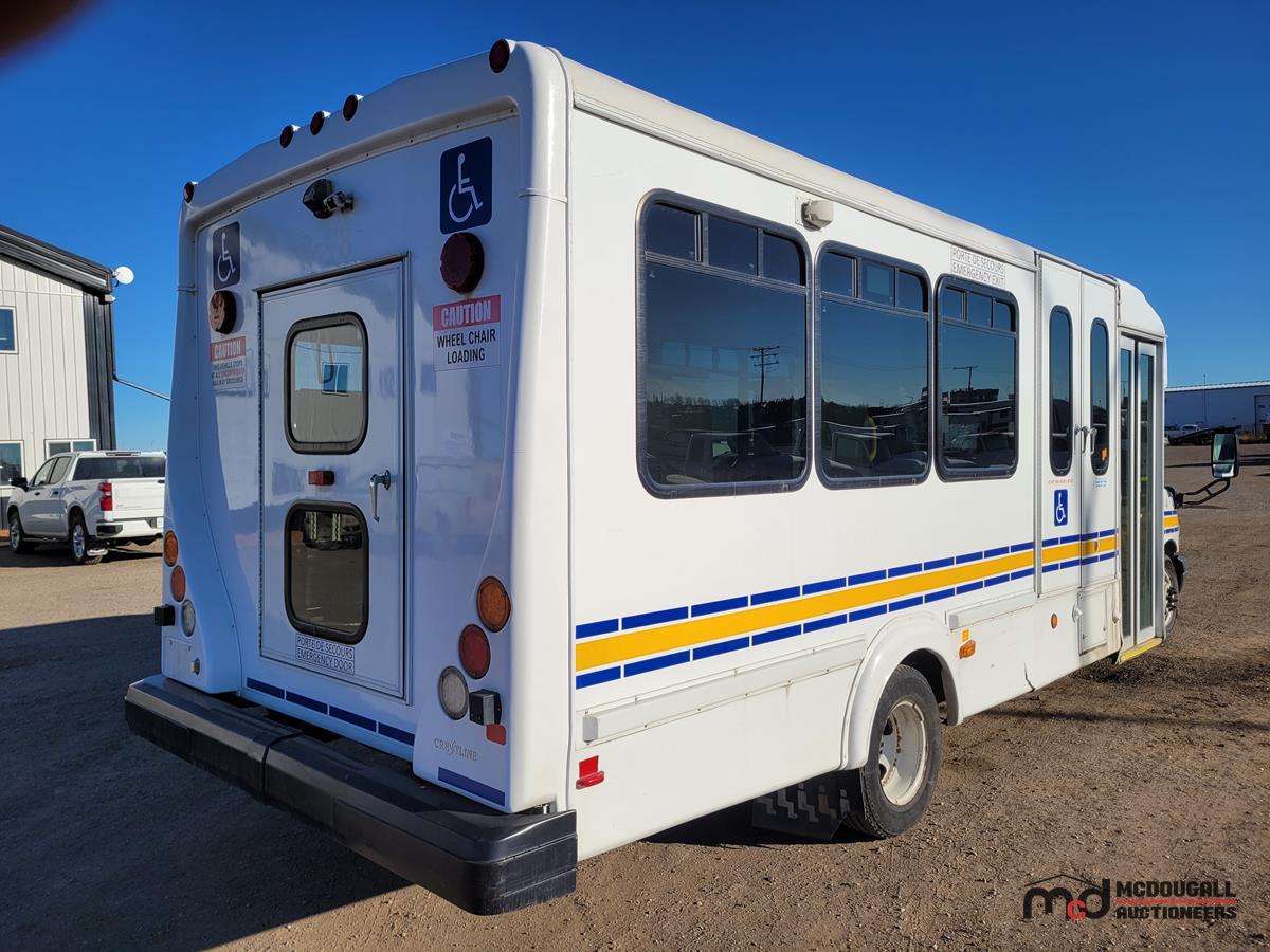 2016 Chevrolet Express G4500 Paratransit Bus