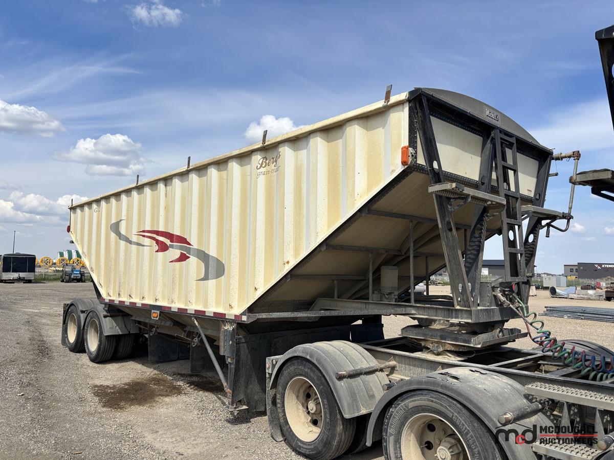2017 Berg Super B Grain Trailers
