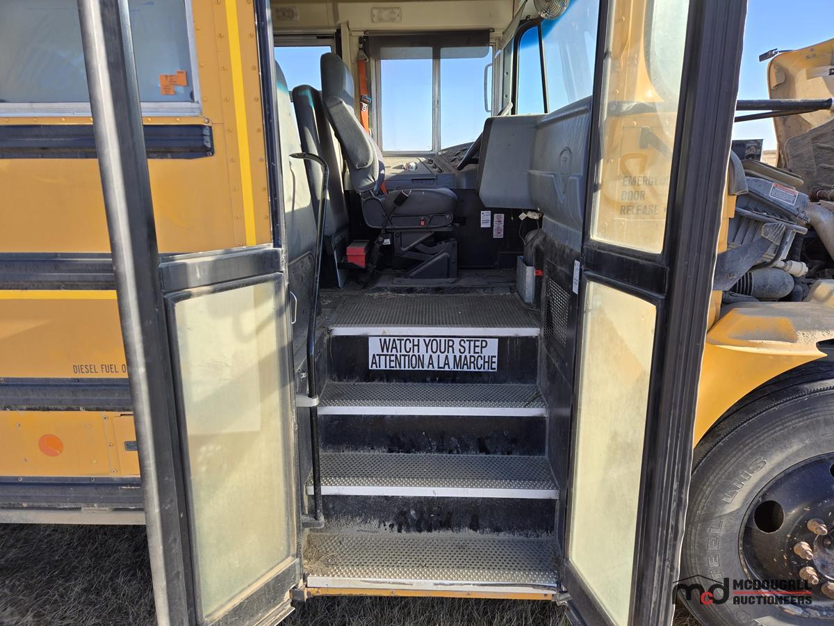 International 14-Seat Handicap School Bus