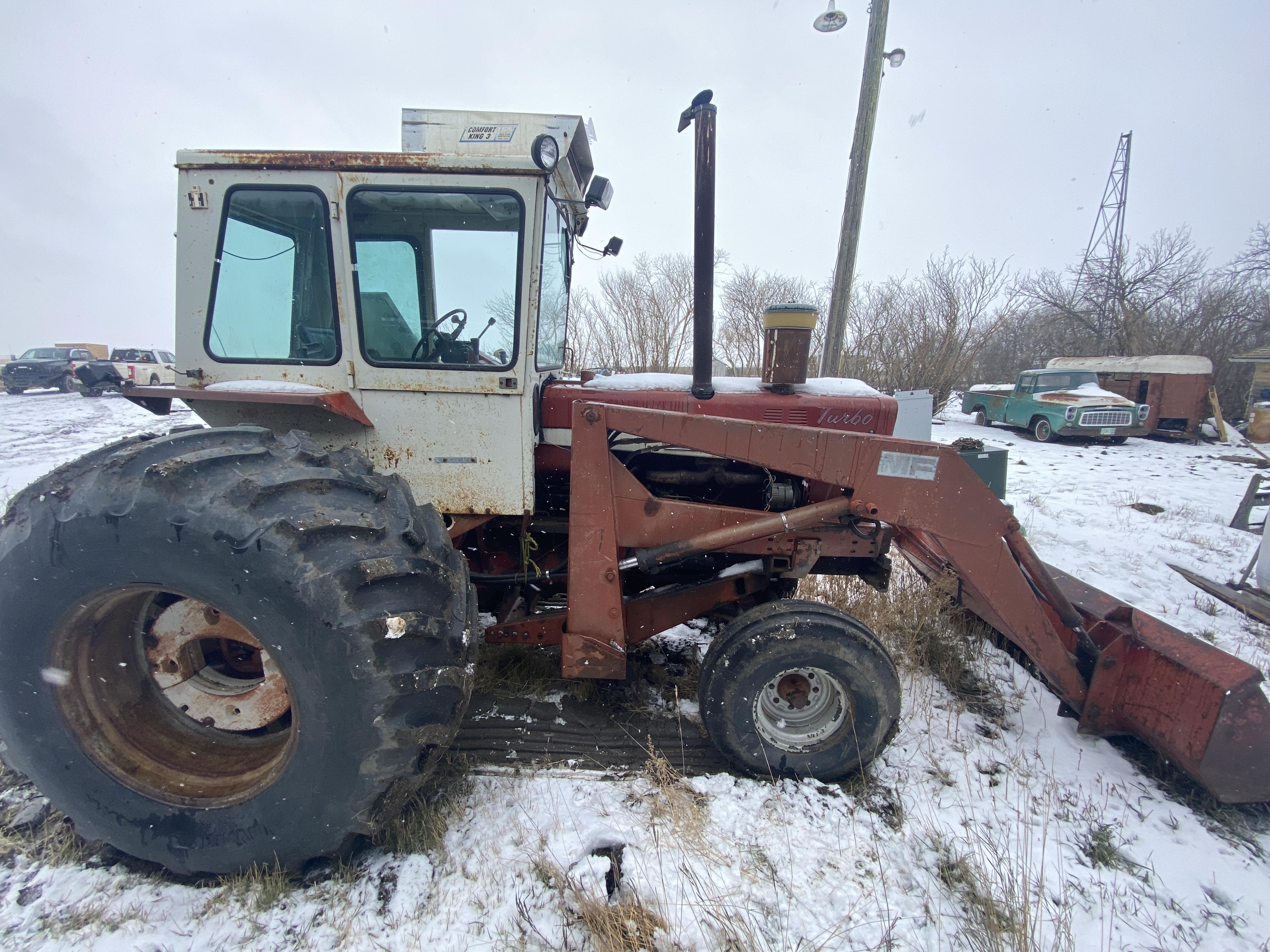 International 1256 Turbo Tractor