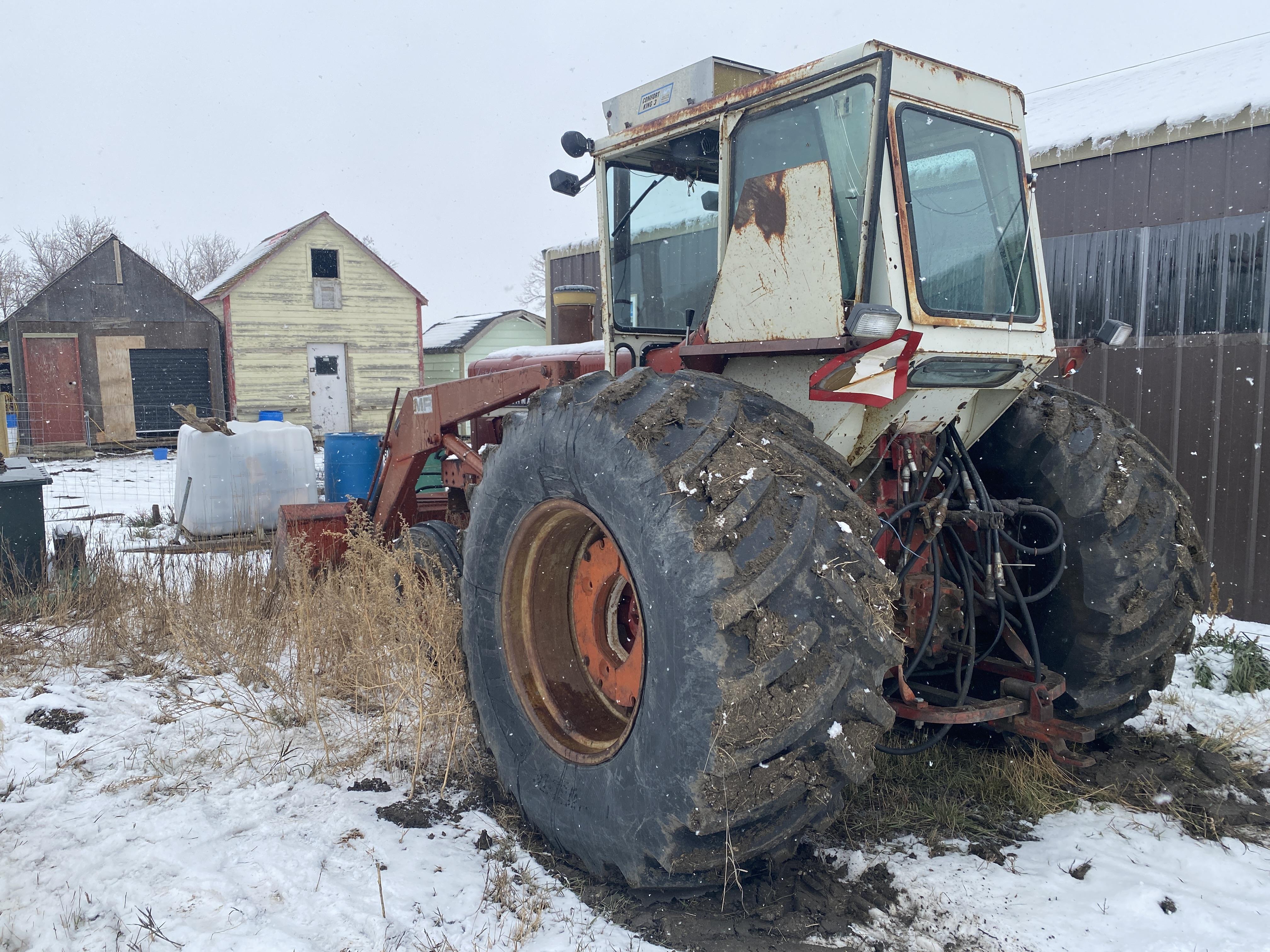 International 1256 Turbo Tractor