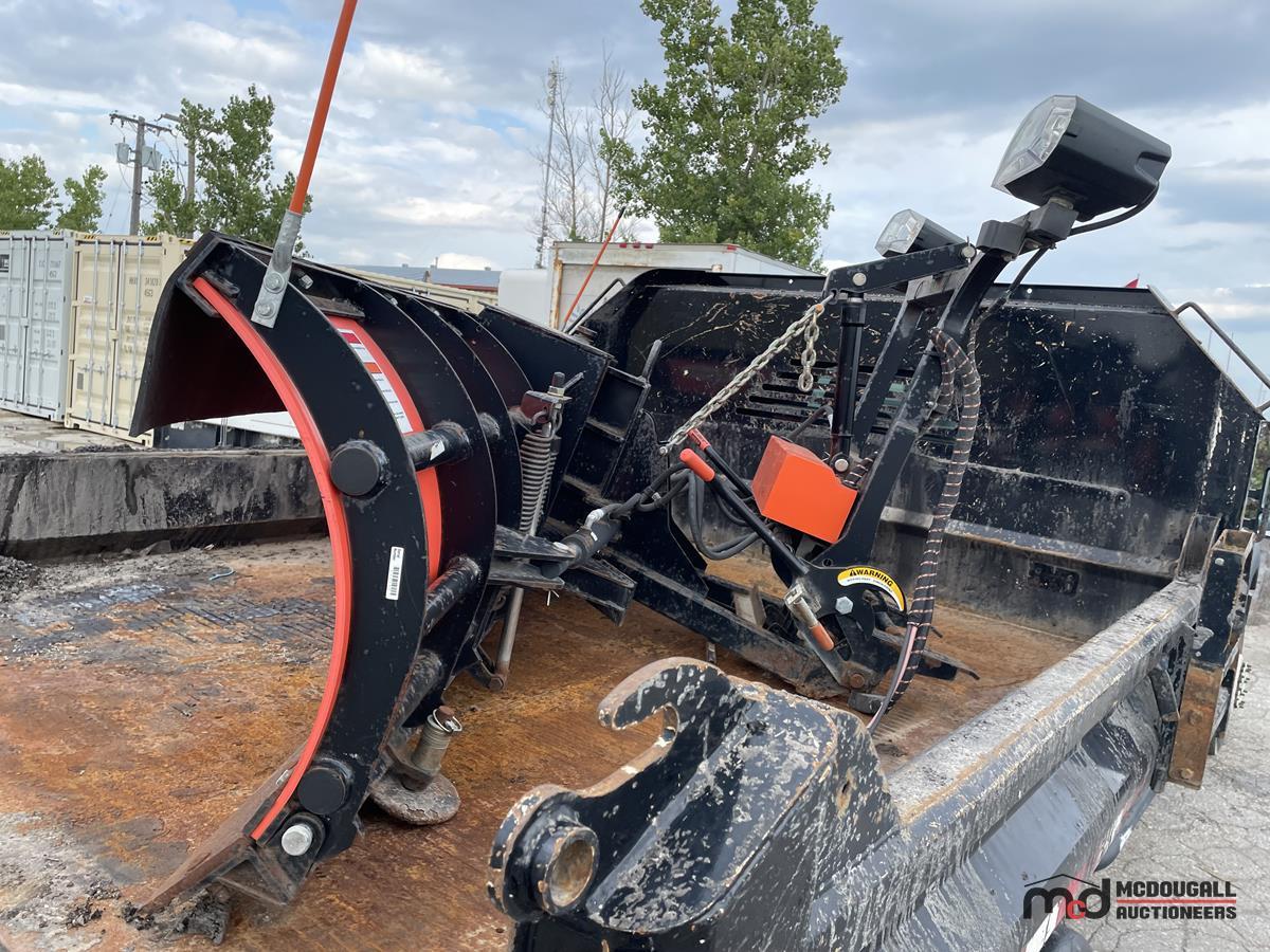 2011 Ford F550 Truck w/ Dump Body and 2011 Curtis Snow Plow 300 V Plow ...