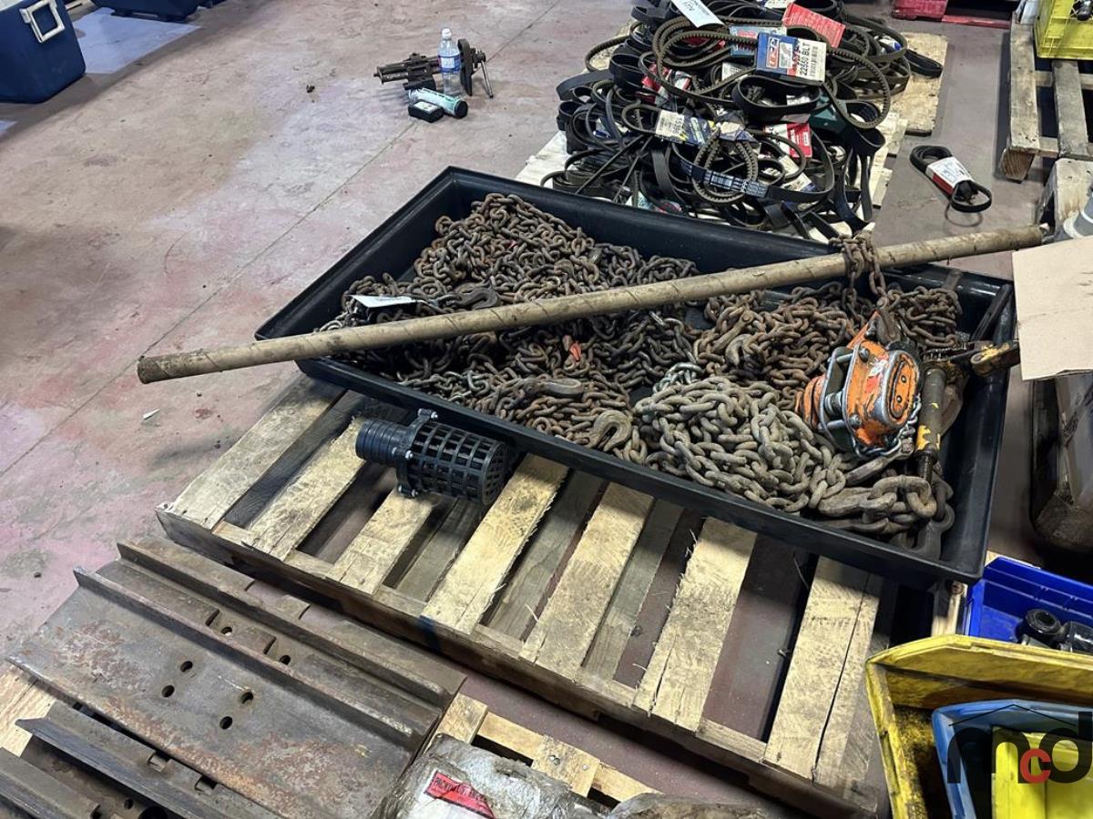 Different Sizes Chain Boomers, Chain Hoist & Thick Metal Rod