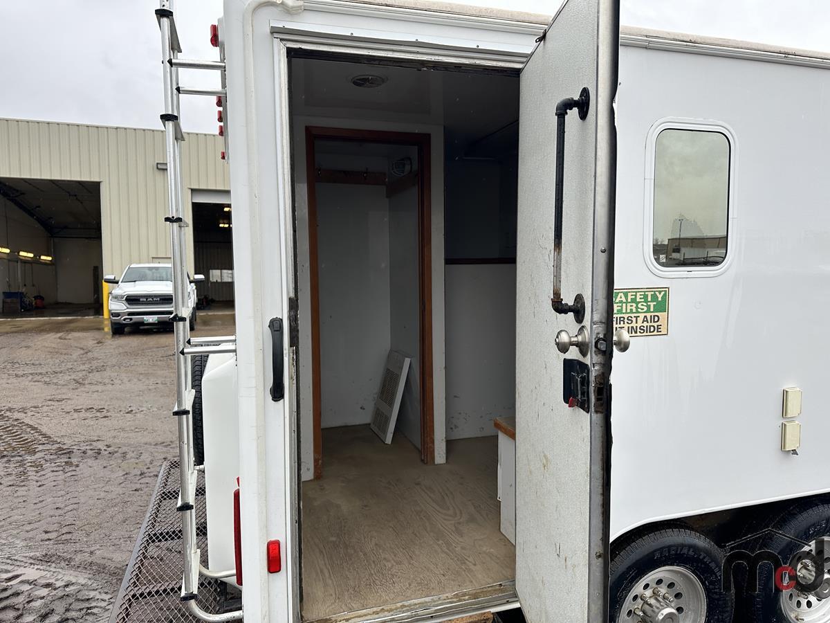 2012 Triple E RV 25' T/A Office Trailer