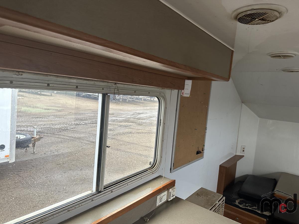 2012 Triple E RV 24' T/A Office Trailer