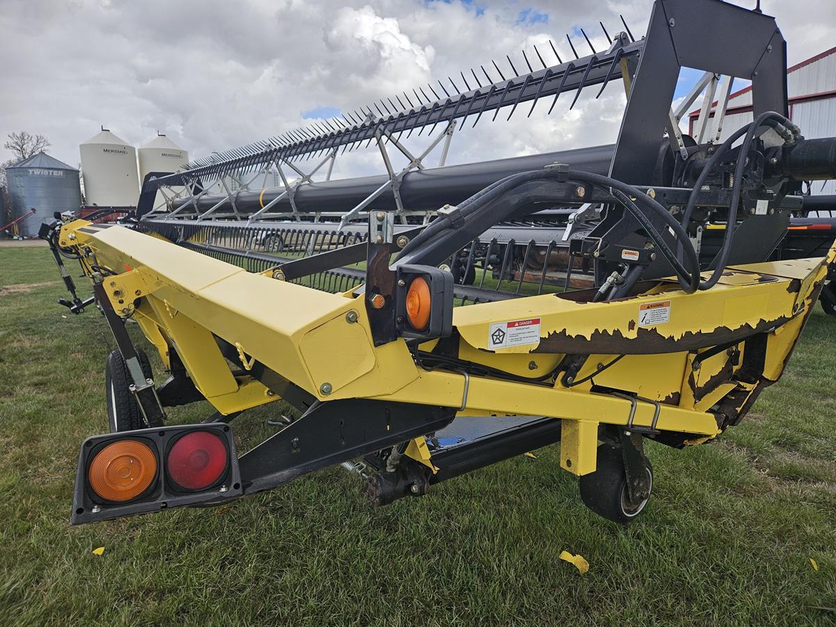 2007 Honey Bee Header w/ Transport