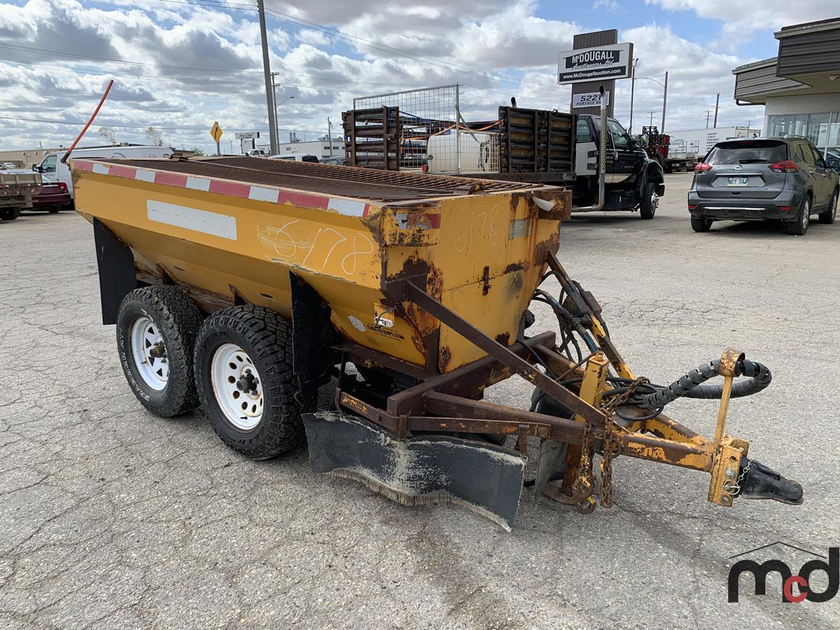 2004 Colpron Inc. 2250 Pull Behind Spreader