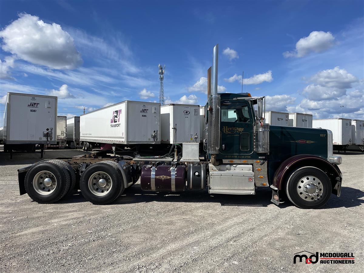 2011 Peterbilt 388 T/A Day Cab Semi Truck