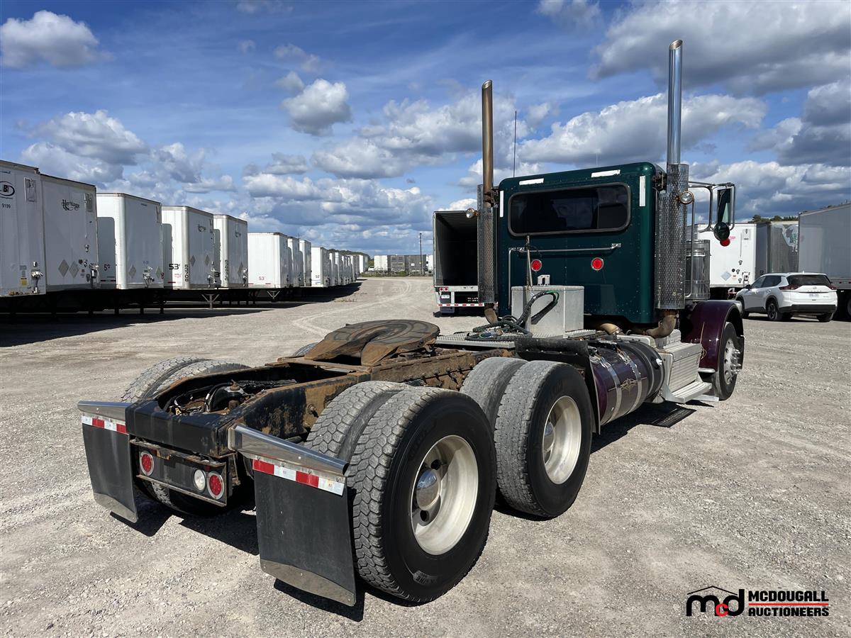 2011 Peterbilt 388 T/A Day Cab Semi Truck