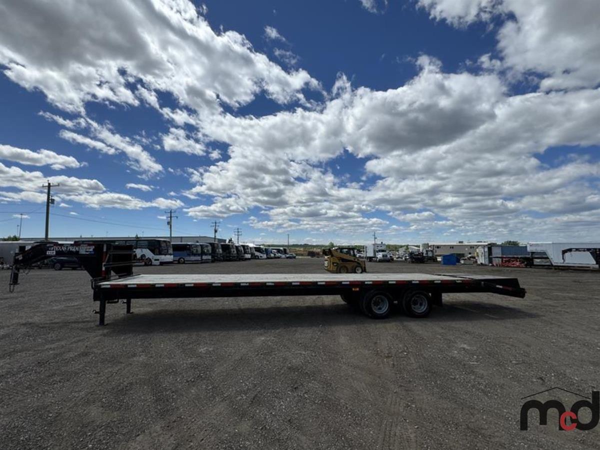 2021 Texas Pride FT830524KGN 35' T/A Gooseneck Flatbed Trailer