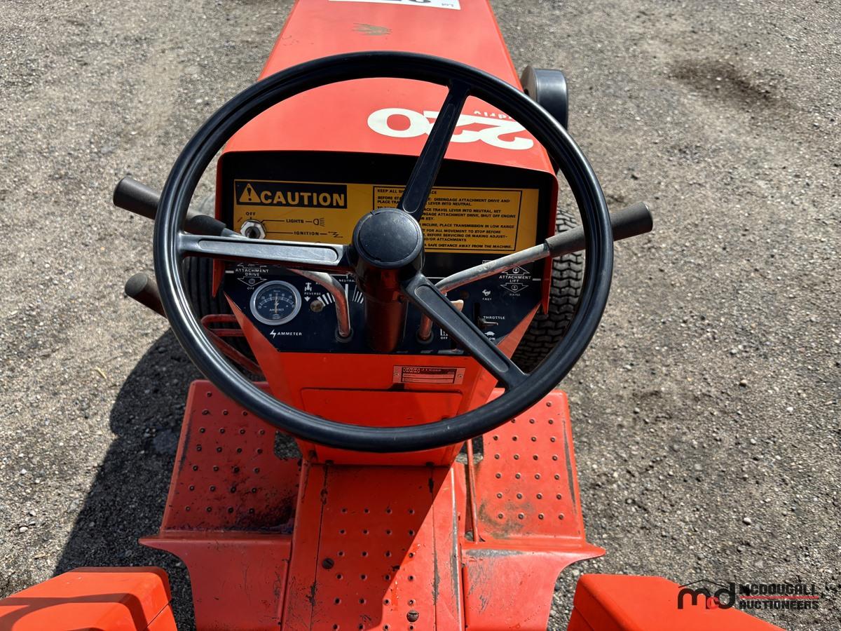 1980 Case 220 Lawn Tractor