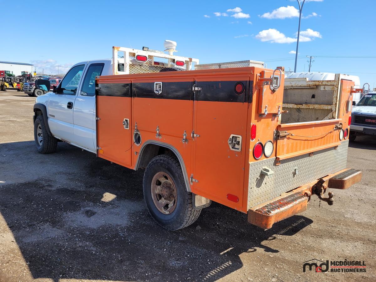 2006 GMC Sierra Service Body Truck