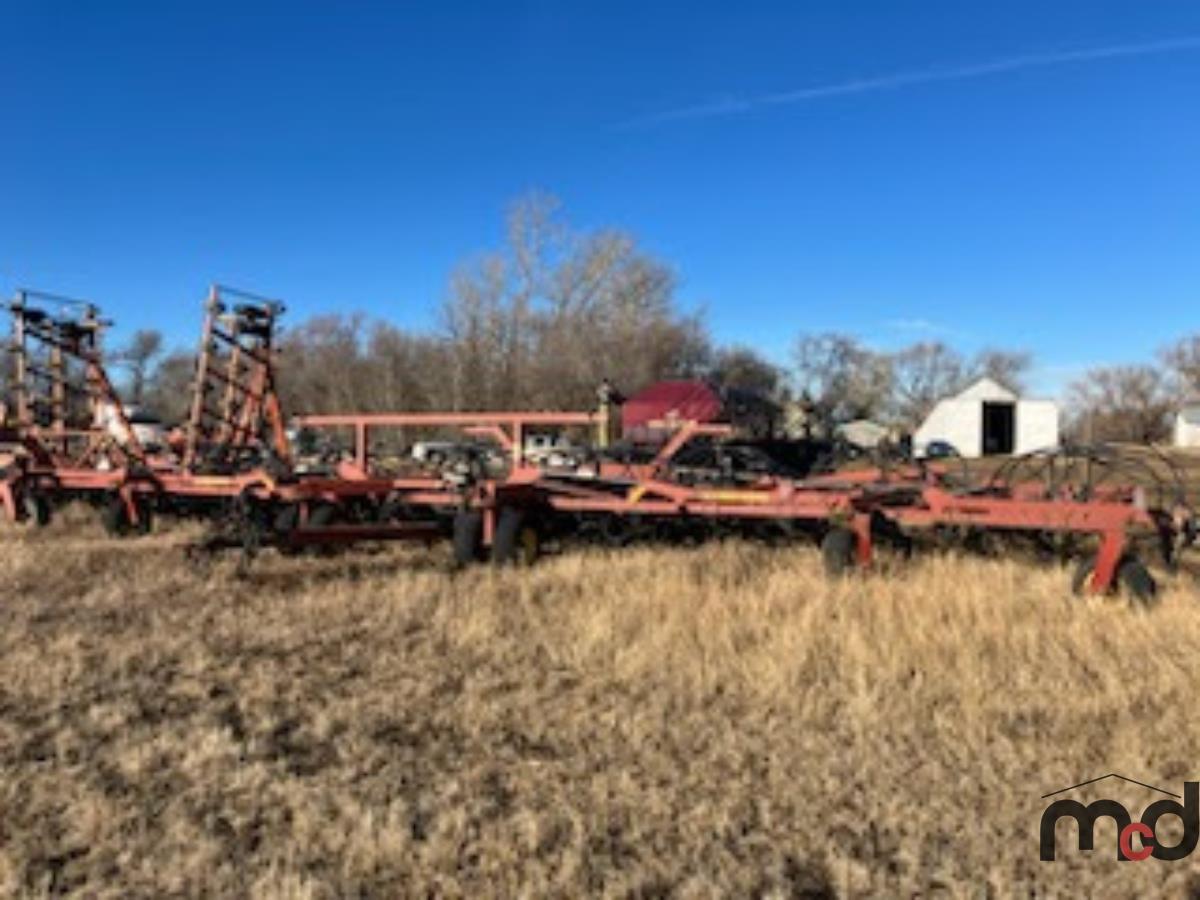 2006 6012 Seed Hawk Air Drill & 2011 500 Seed Hawk Air Tank