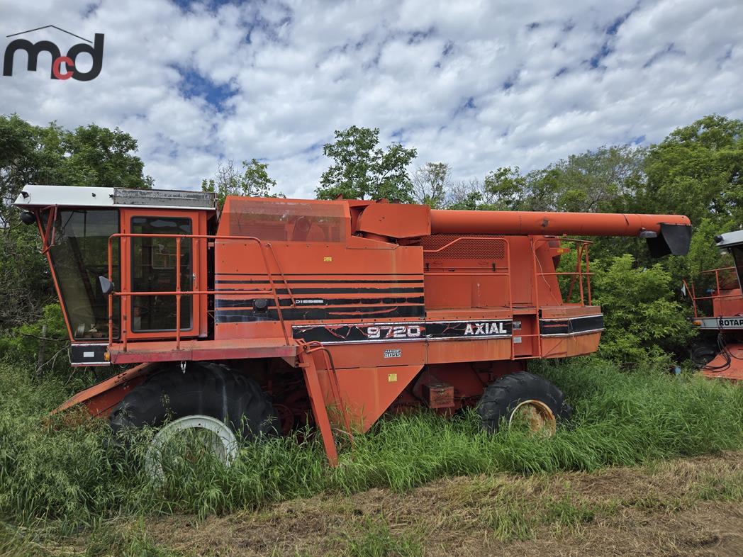 White 9720 Combine (Non Runner)
