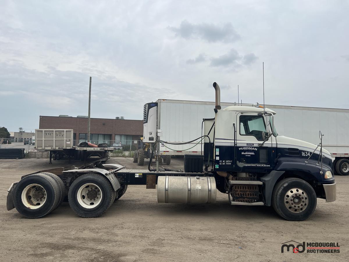 2011 Mack CXU613 T/A Day Cab Semi Truck