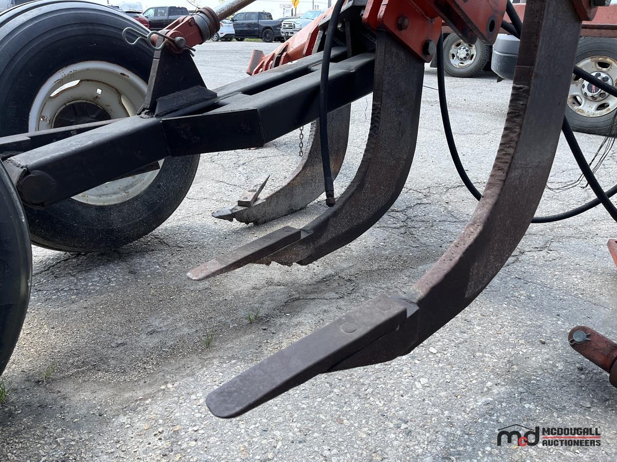 CASE 513 7-Shank V-Ripper