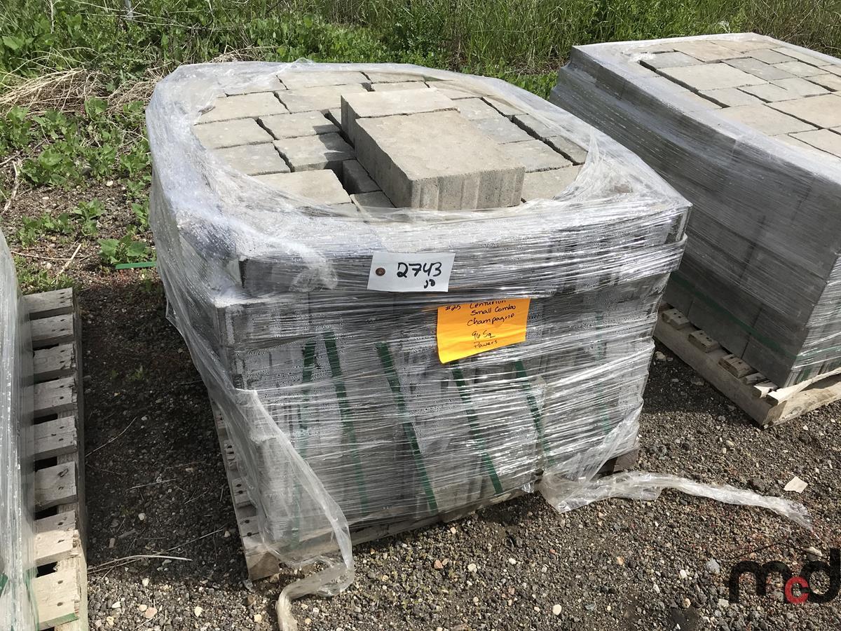 Pallet of Centurion Small Combo Champagne Paver Bricks
