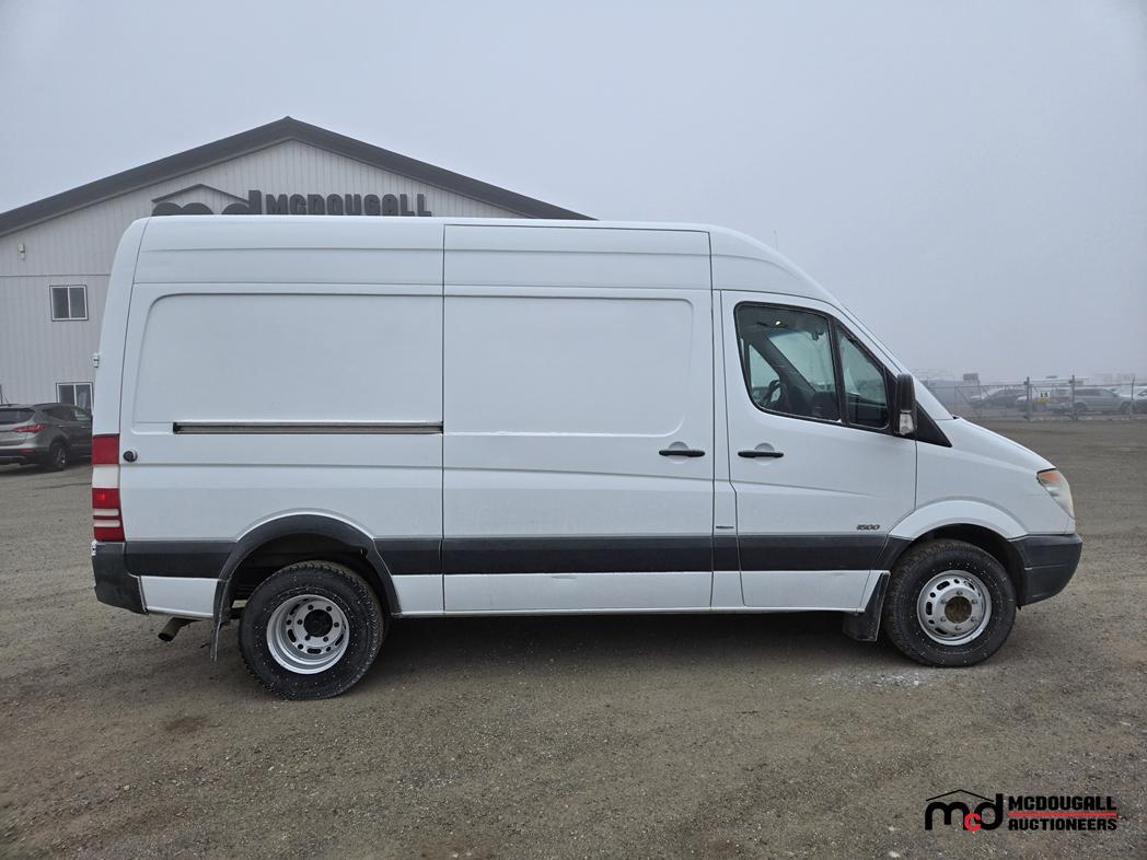 2012 Mercedes-Benz Sprinter 3500 Dually Van