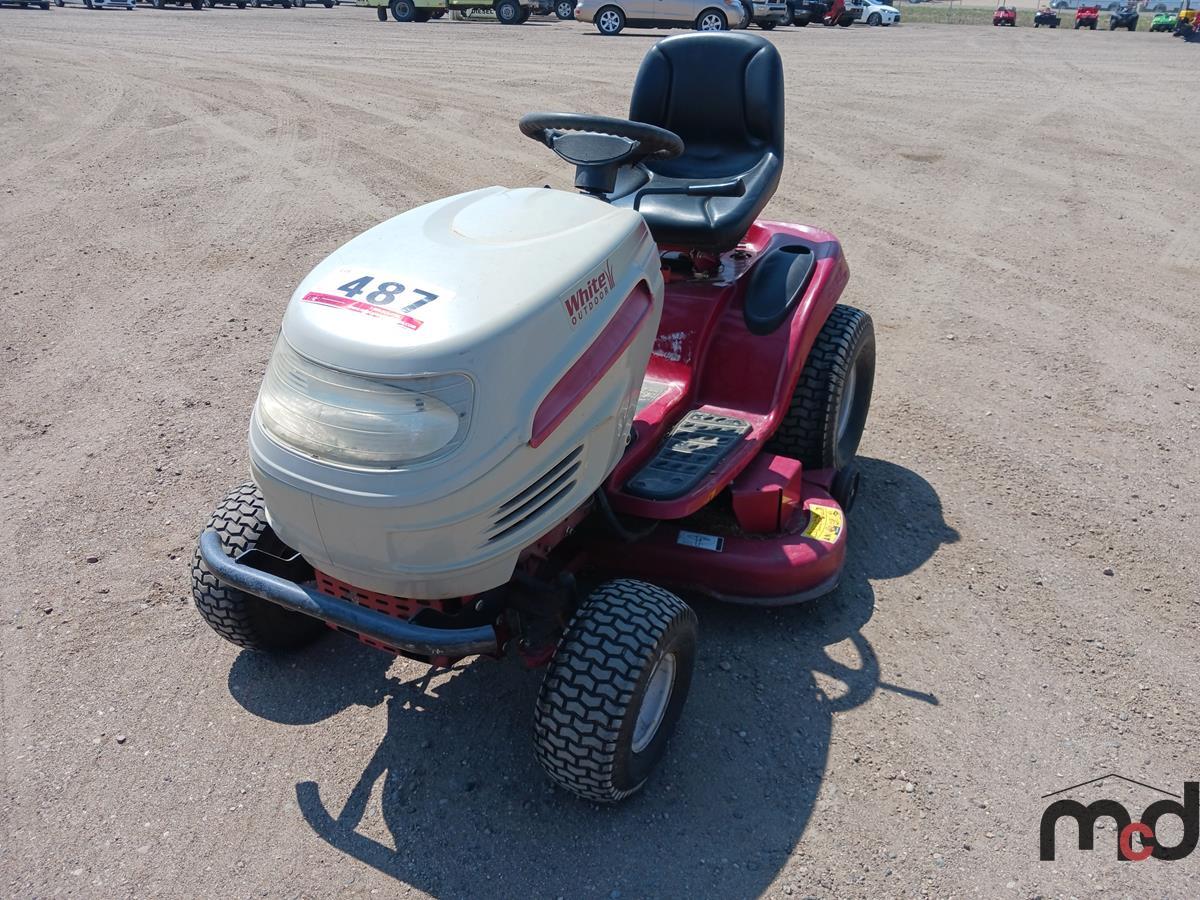 2005 White Outdoor Lawn Mower