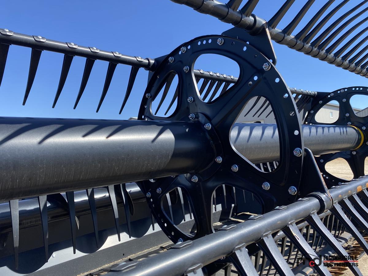 2021 MacDon FD140 40' Flex Draper Header