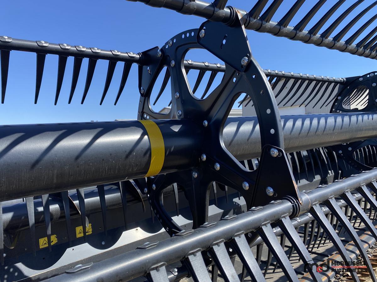 2021 MacDon FD140 40' Flex Draper Header