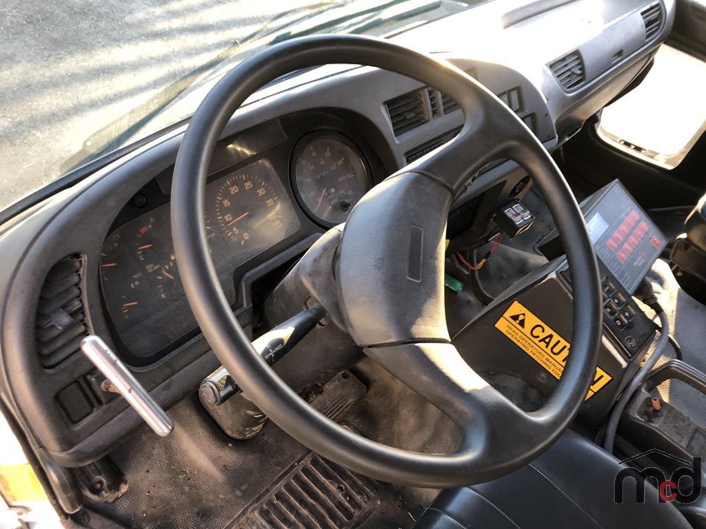 1999 GMC T7500 S/A Roadpatcher Truck