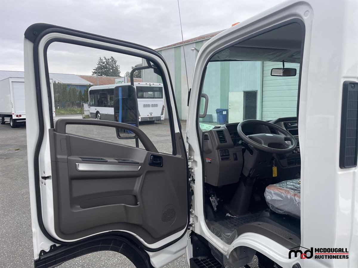 2024 VMC 1200 Electric Class 3 S/A Cab & Chassis (Unused)