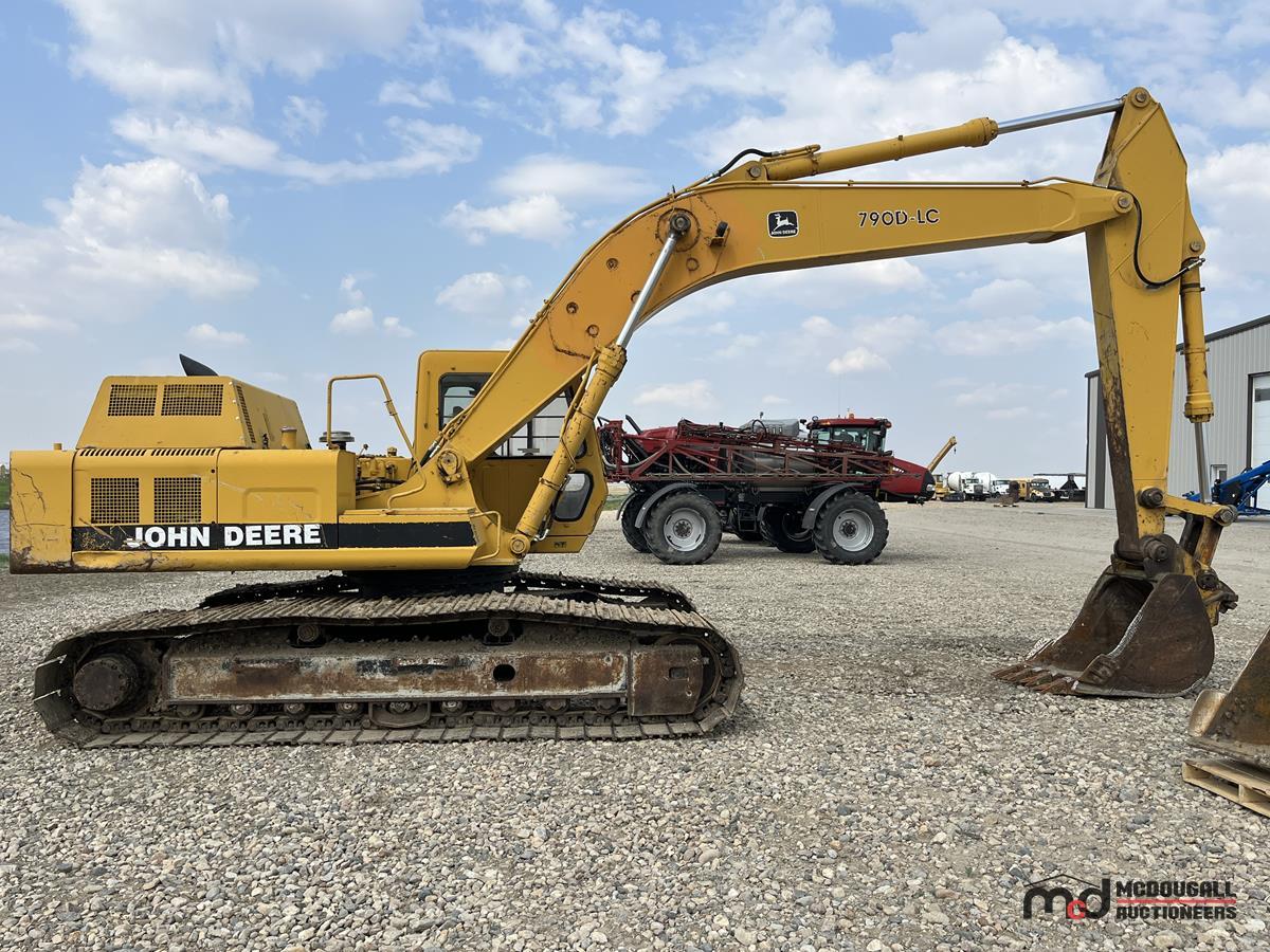 John Deere 790D-LC Hydraulic Excavator