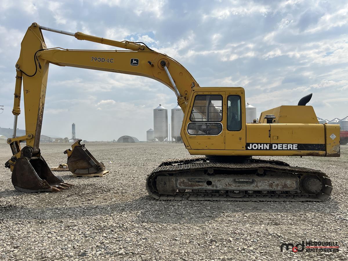 John Deere 790D-LC Hydraulic Excavator
