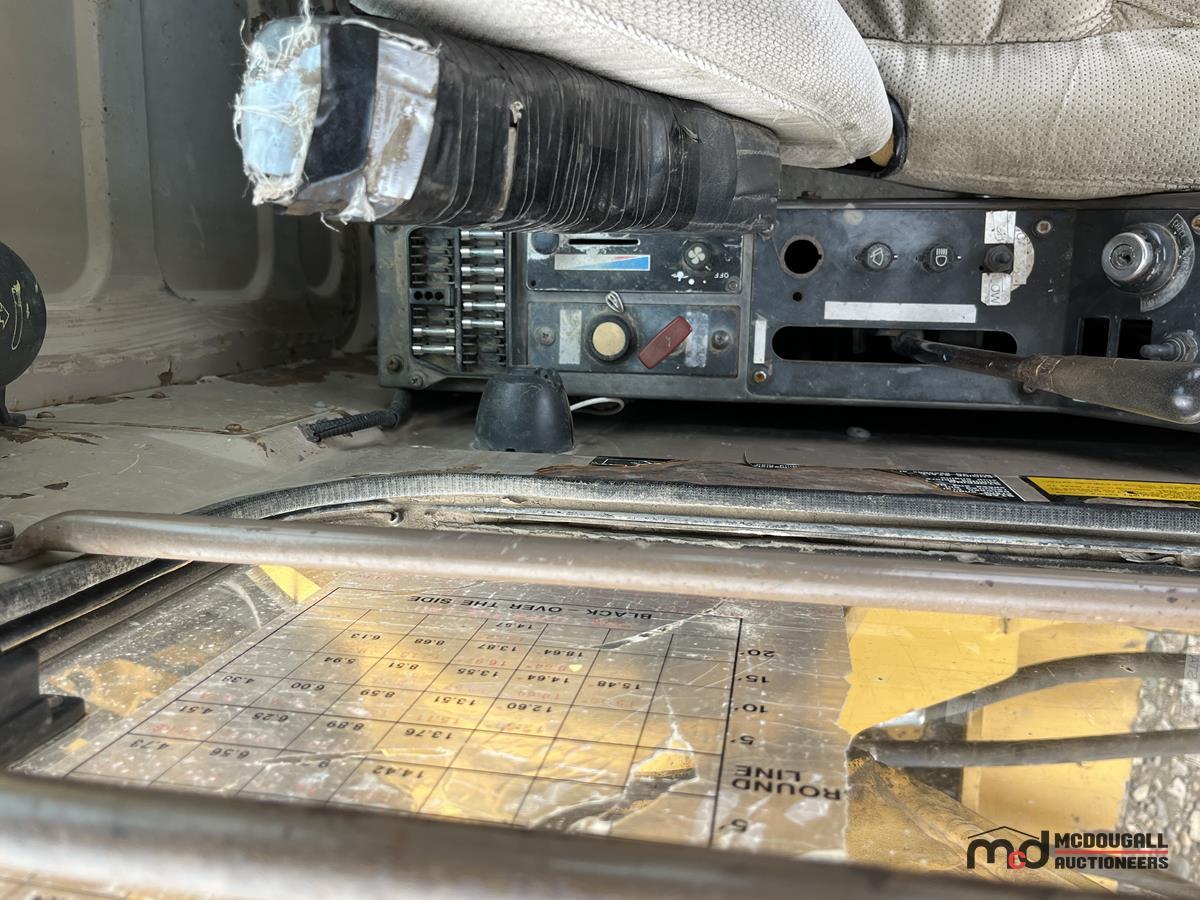 John Deere 790D-LC Hydraulic Excavator