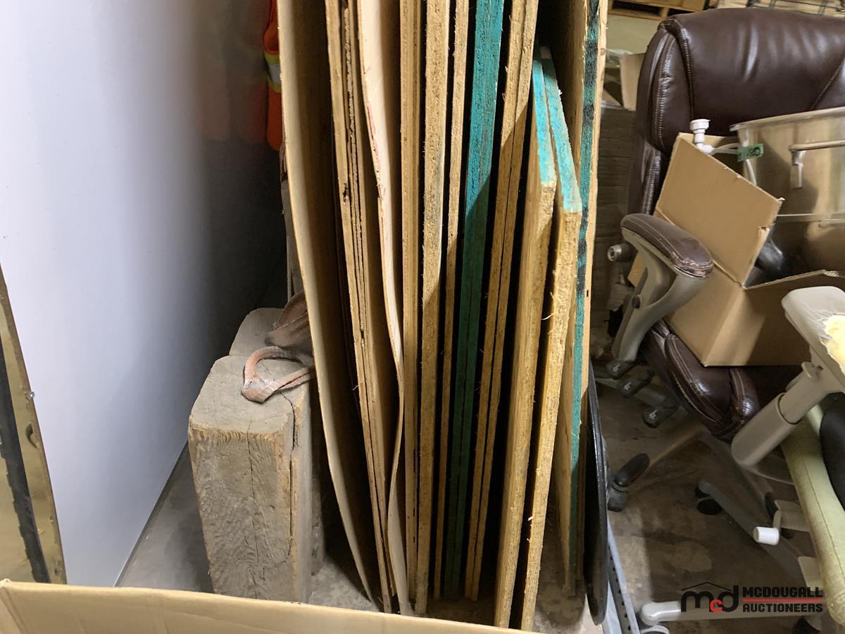 Losner Area Including Wood, Pastial Tool Kit, Bubble Wrap and More