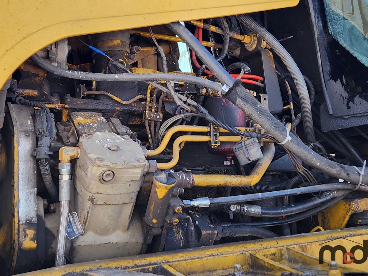 2000 Rogator 1254 Self Propelled Sprayer