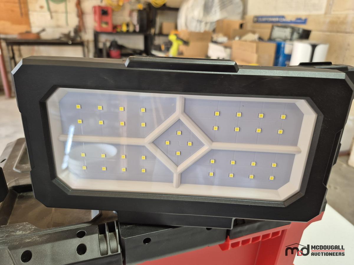 Milwaukee Packout Light and Charger Pack