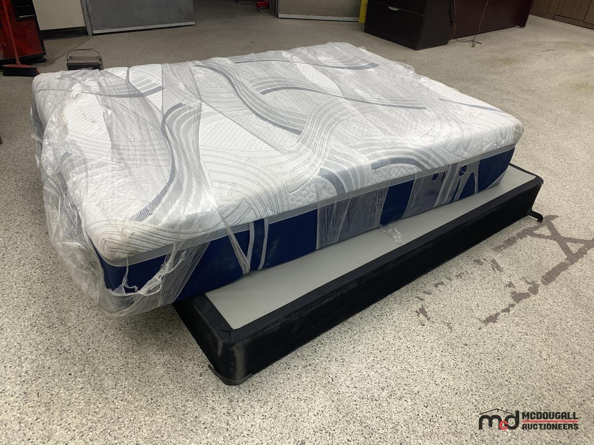 Novaform Queen Mattress and Box Spring