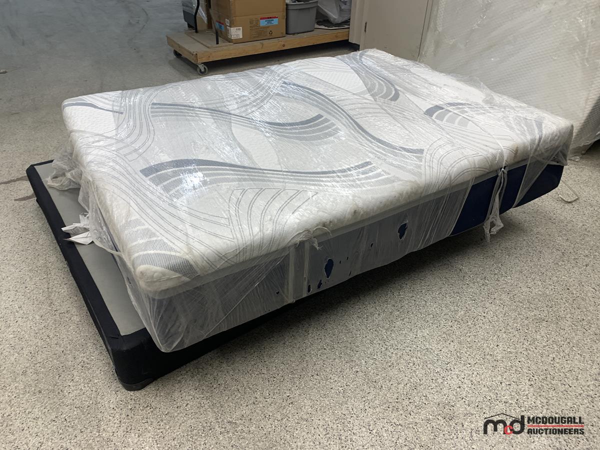 Novaform Queen Mattress and Box Spring
