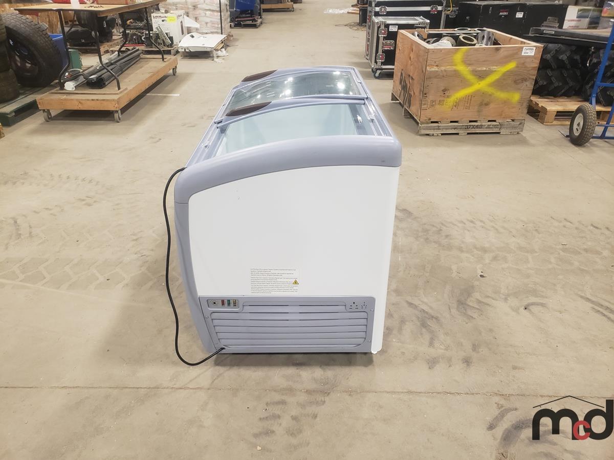 Duracold Ice Cream Freezer (49'' x 25'' x 33'')