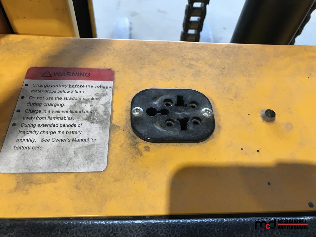 ULine H-5440 Straddle Pallet Stacker