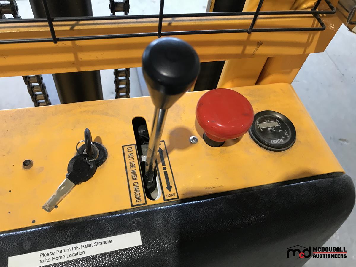 ULine H-5440 Straddle Pallet Stacker